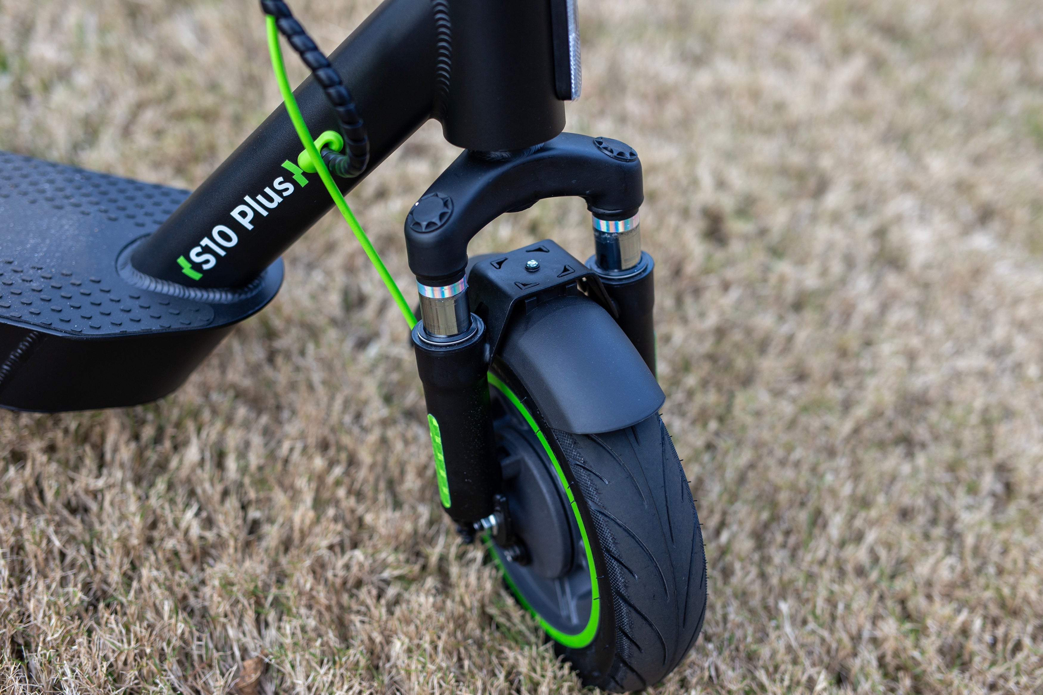 E Scooter Ladt Nicht Ladegerat Zeigt Grun
